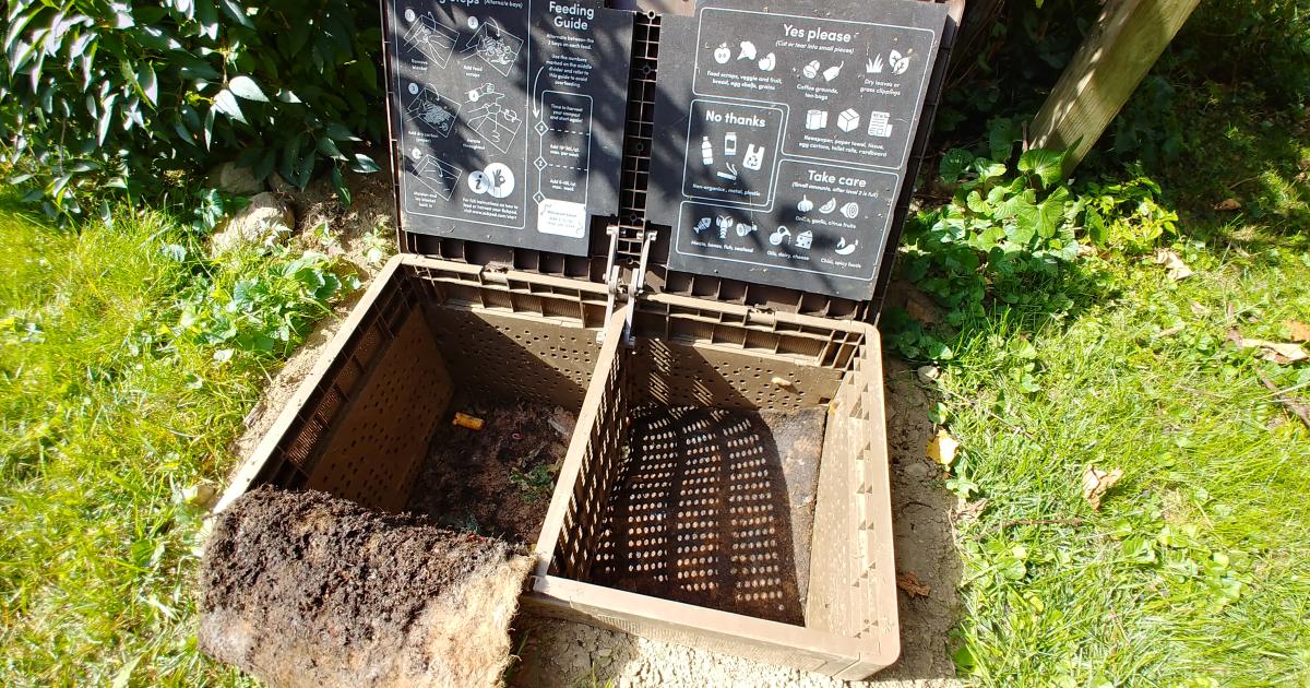 Tuck Your Worms in at Night: Subpod Food Scrap Composting Setup Video ...